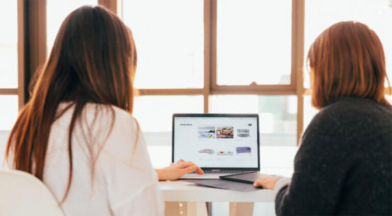 12 Blog Layout Examples (and Best Practices) in 2024: Blog Designs