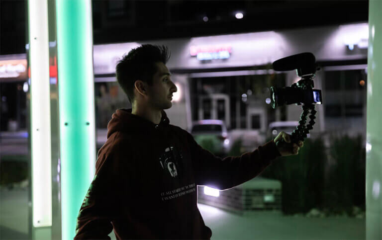 Blog vs YouTube: Should I Start a Blog or YouTube Channel in 2025?